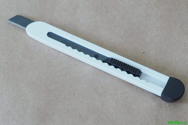 A5システム手帳に収納できる軽量で小型なダイソーのOLFAカッターナイフが良すぎる ｜ 旅好きねっと｜なまら北海道野郎